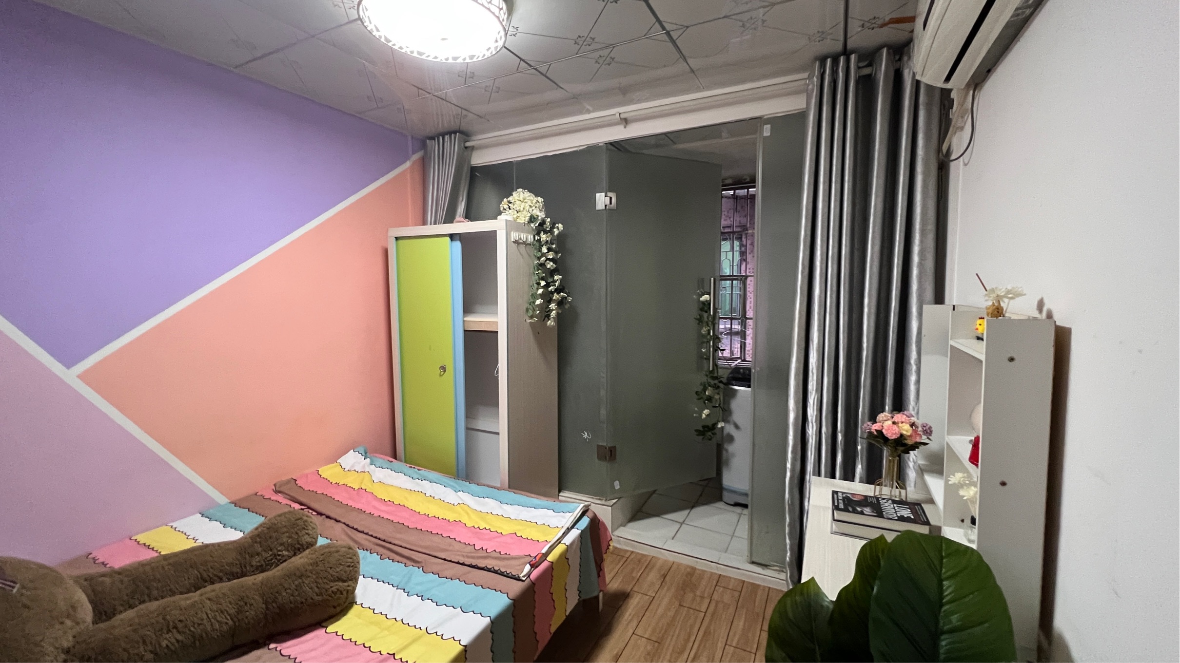 Guangzhou-Baiyun-Hustle & Bustle